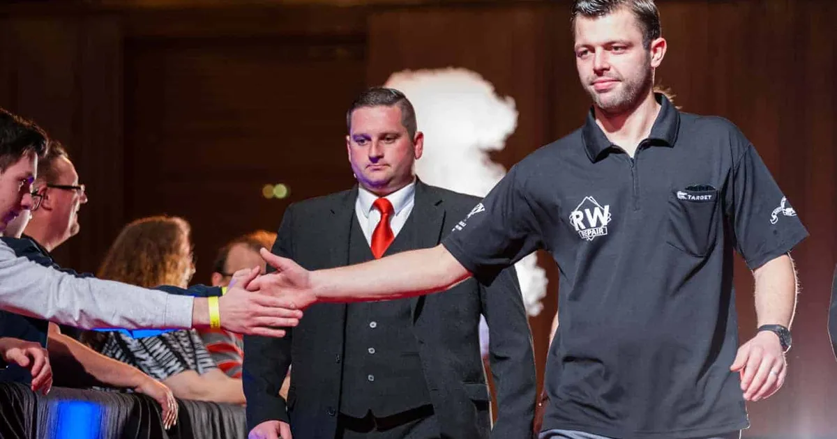 Kuivenhoven produces comeback to stun Premier League champion Durrant ...