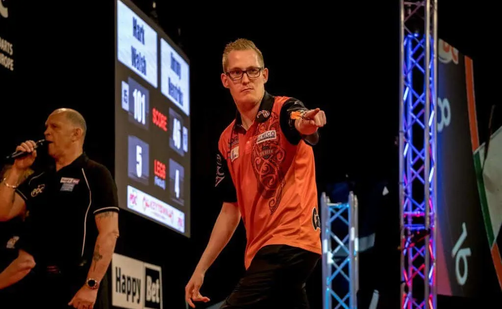 Jimmy Hendriks hits nine-dart finish during Players Championship 22 in ...