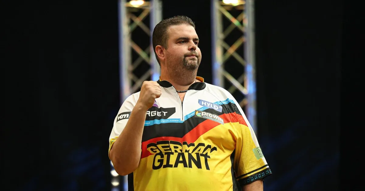 Gabriel Clemens schlägt den Weltmeister bei der Hungarian Darts Trophy