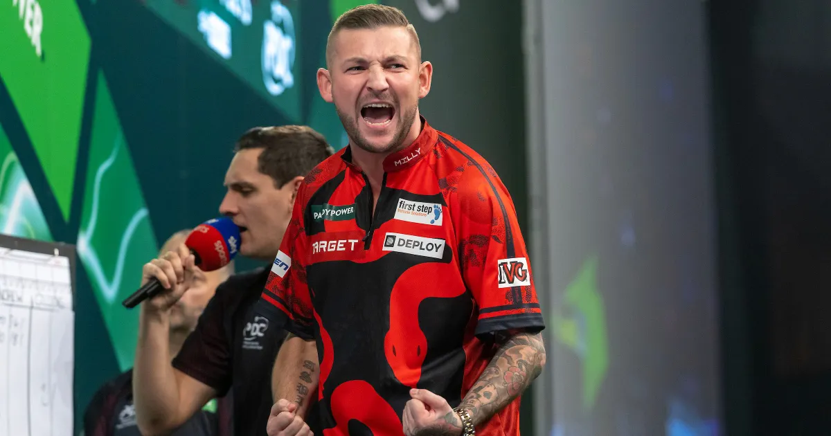 "Ich könnte mich als älteren Bruder von ihm sehen" - Nathan Aspinall ...