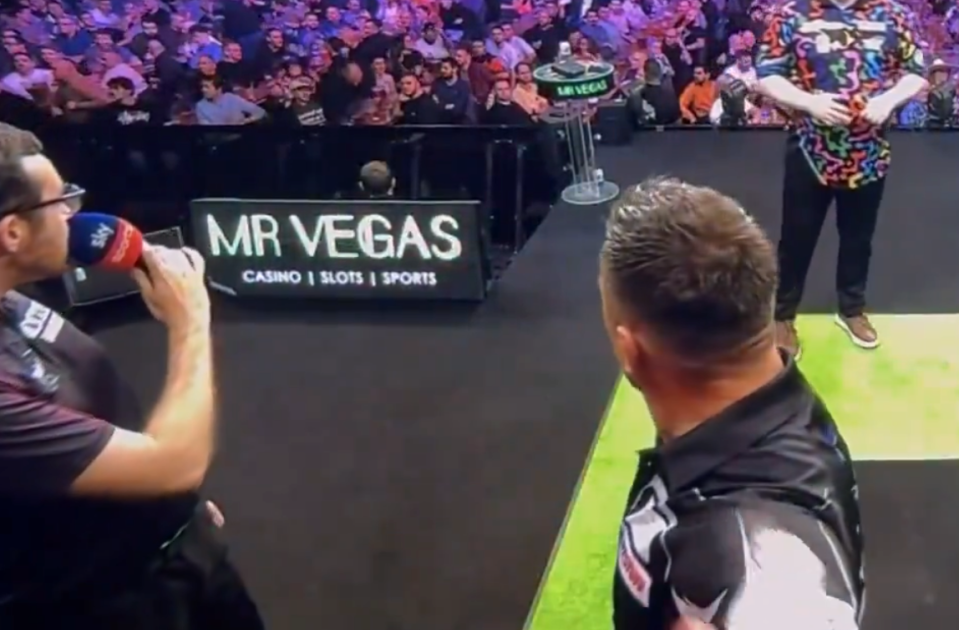 (VIDEO) „Hören Sie auf damit!“ – Huw Ware setzt beim Grand Slam klare ...