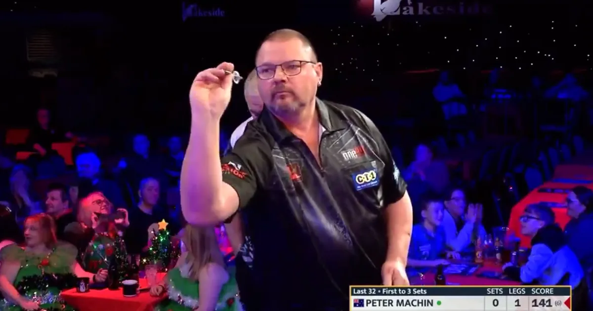 VIDEO: Peter Machin mist dubbel voor eerste negendarter op Lakeside ...