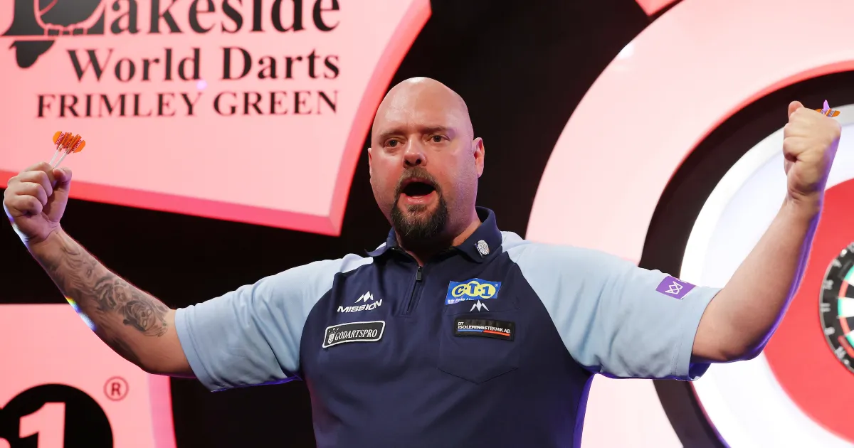 Dennis Nilsson en Reece Colley in straight sets verder op Lakeside