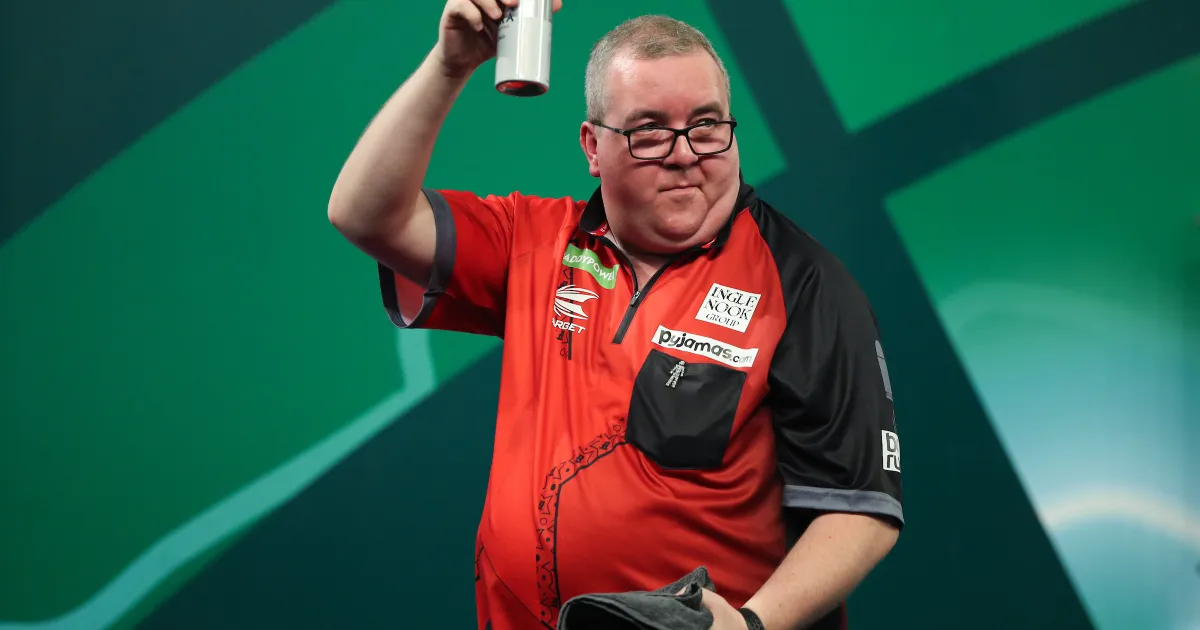 Stephen Bunting vecht zich terug van set achterstand en voorkomt ...