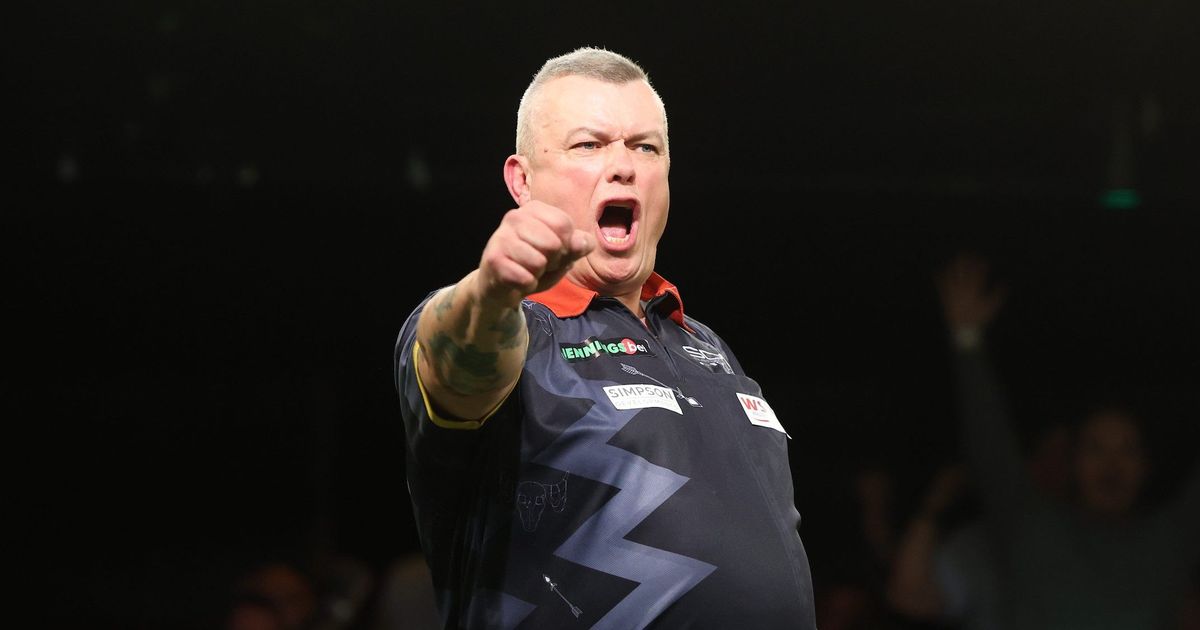 Colin McGarry houdt Lisa Ashton na enorm gevecht uit finale senioren-WK
