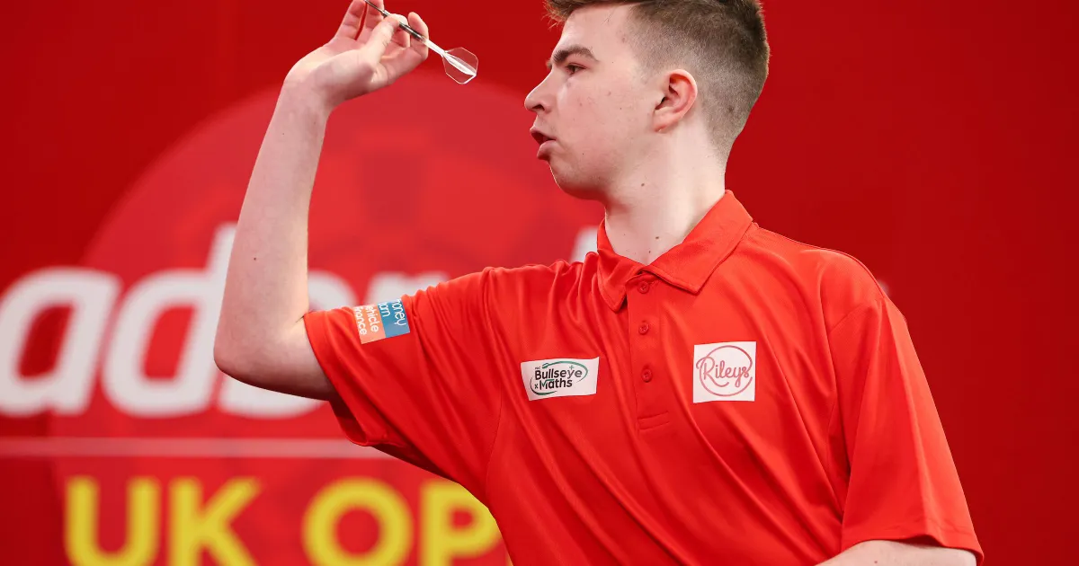 Jenson Walker met moeite naar jongensfinale op Lakeside