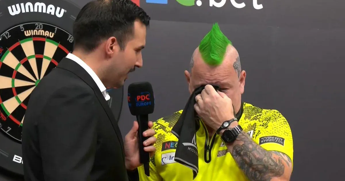 (VIDEO) "Ik ben op de weg terug": Peter Wright barst in tranen uit na ...