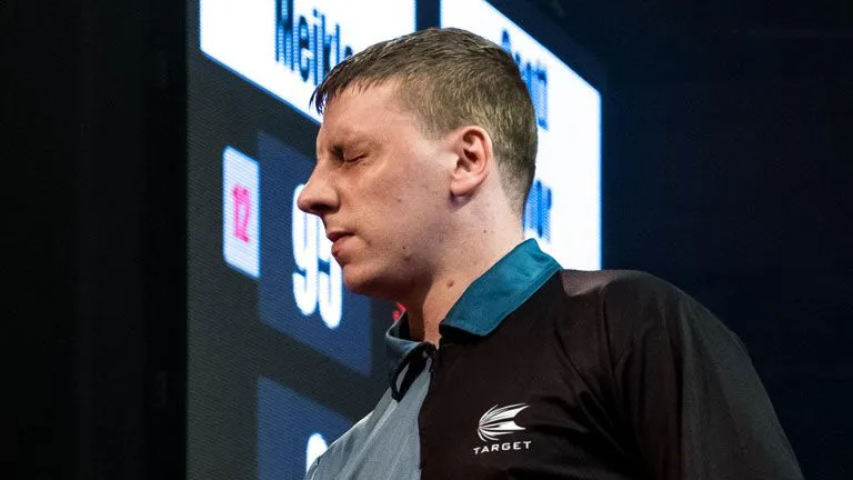 Scott Taylor overleeft 9-dart shootout en wint vervolgens weektitel in ...