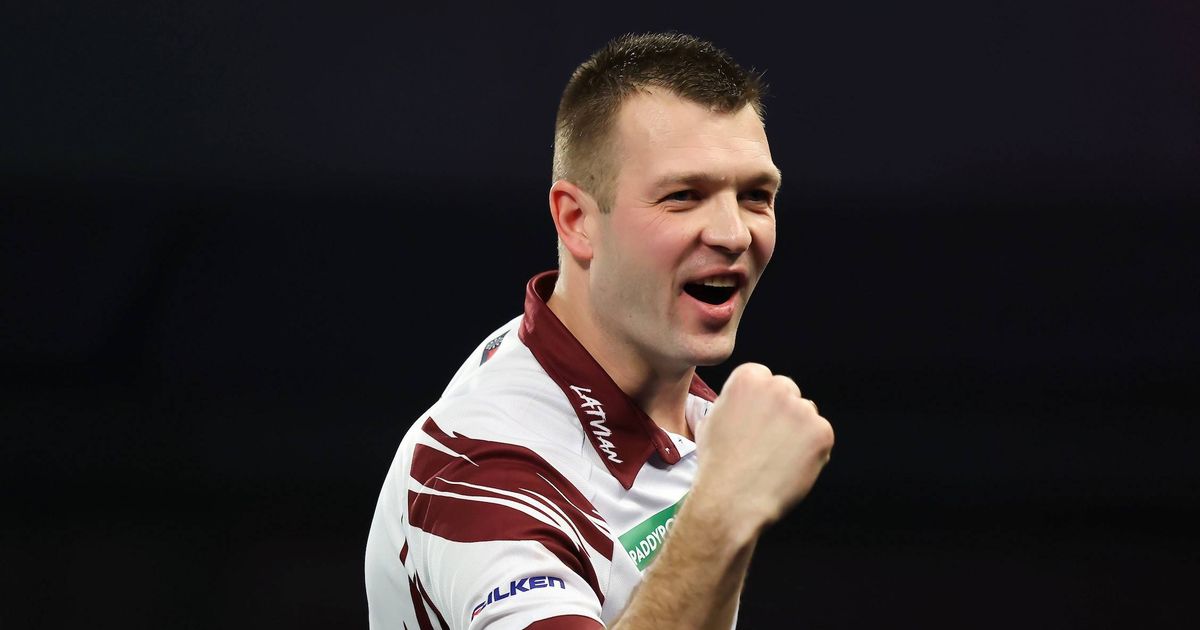 Live WK Darts: Razma is klinisch op de dubbels en klopt Beveridge