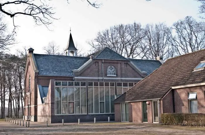 Dominee Jan Muis neemt afscheid van Gereformeerde kerk in Berghuizen
