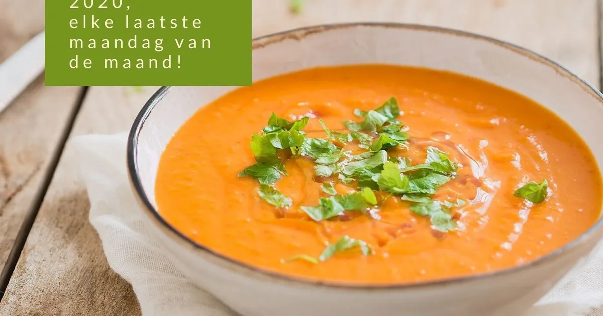 Samen soep eten in dorpshuis De Snikke in Fort