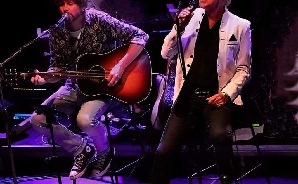 Bert Heerink en André Becker met rockmuziek in de Theaterkuil