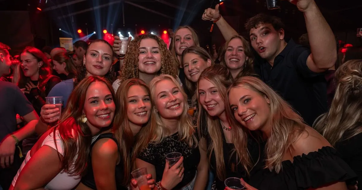 Volle bak tijdens feestweekend van J&H Formatie en de Moaten in Zuidwolde