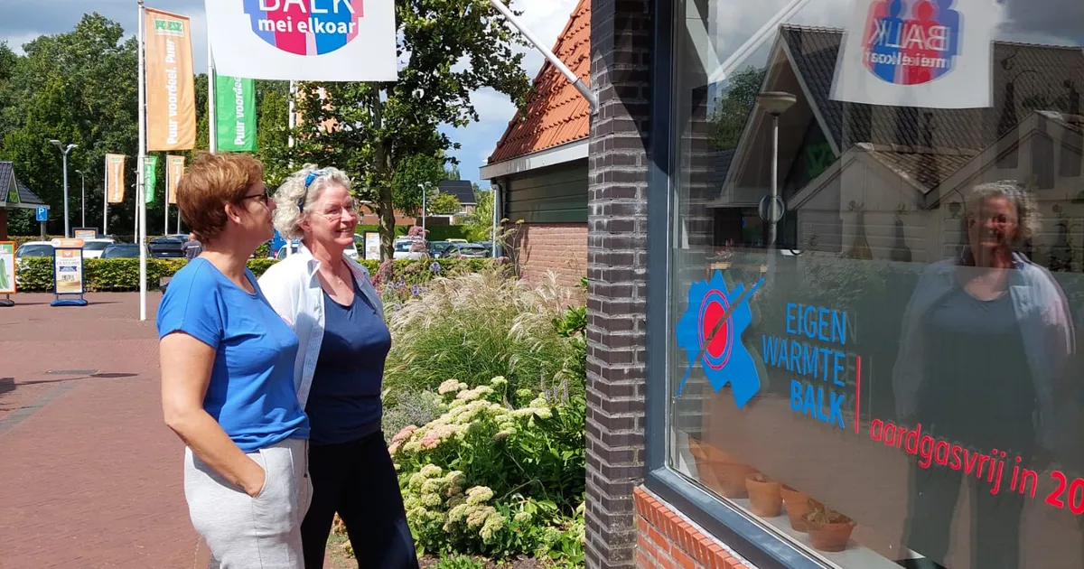 Sociaal-culturele agenda Balk schittert op beeldscherm informatiepunt