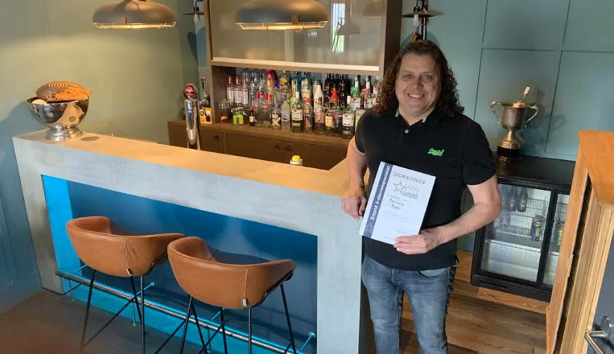 Barmann Custom Bars & Furniture maakt erkenning als 5-sterrenspecialist ...