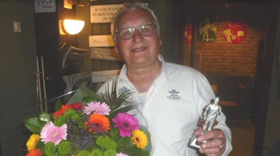 Piet Scheepers 25-jaar lid biljartvereniging ’t Vaartje