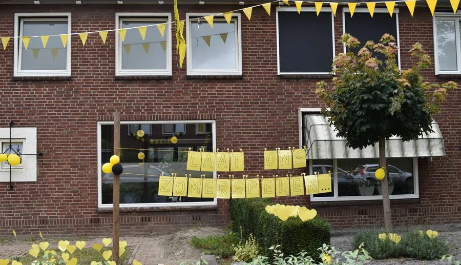 Heel Dongen Geel