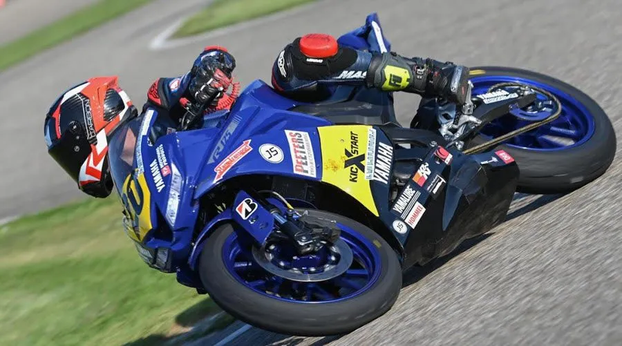 Lars Weterings aan kop NK Junior Moto Racing