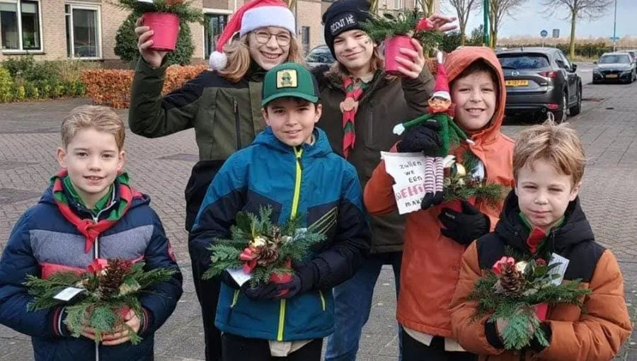 Scouting Laurentius verkoopt ruim 1000 kerststukjes