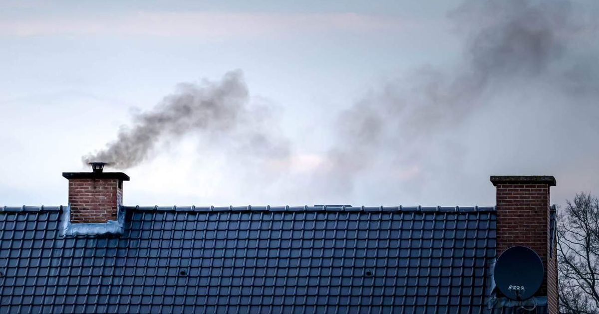 RIVM geeft stookalert af in onder andere Drenthe: ‘stook geen hout vandaag’