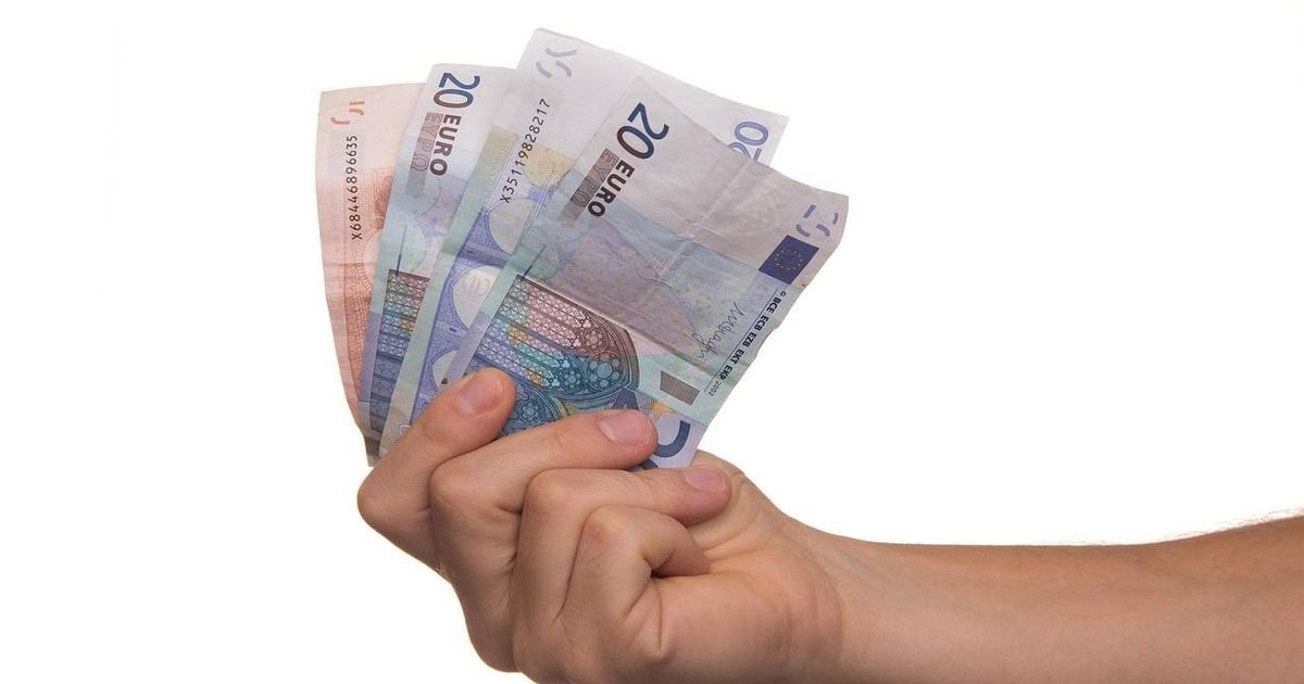 Nieuwe wet verplicht ondernemer contant geld aan te nemen