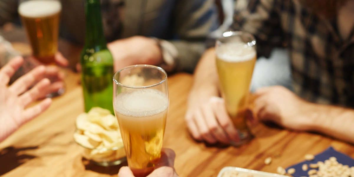 Borrelen met collega’s? Goed voor de sfeer & voor de bedrijfsresultaten