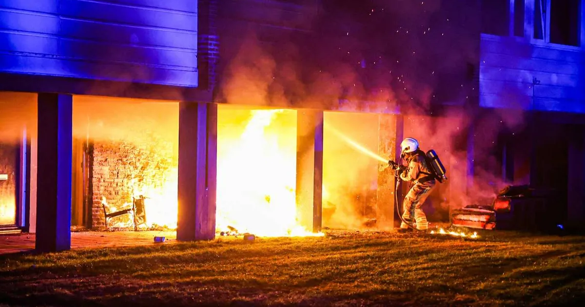 Bewoners opgesloten tijdens forse brand met veel rook