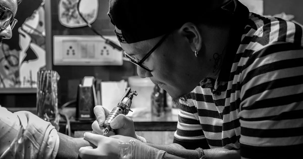 Interview: Megafan Jan heeft vetste Verstappen-tattoos: 'Deze duurde ...