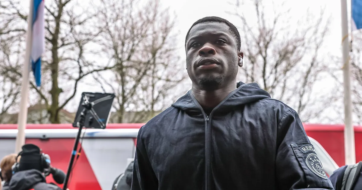 Brian Brobbey krijgt de volle laag na wanprestatie: 'Zelfs Henk Veerman had er dit seizoen meer ...