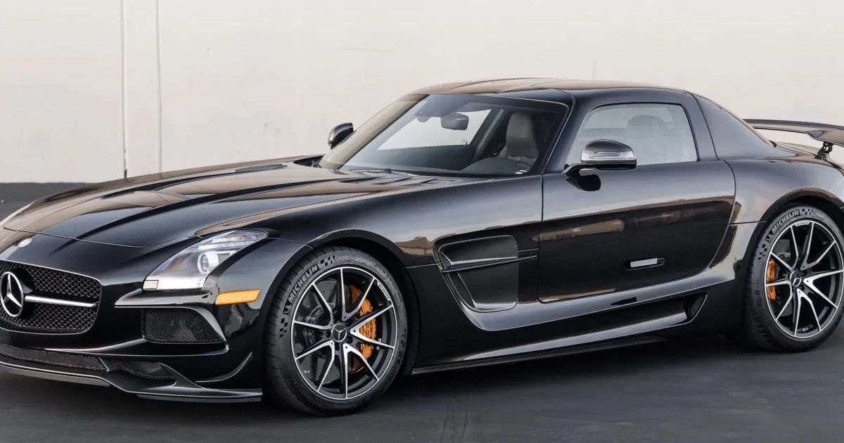 De Mercedes-Benz SLS AMG Black Series uit 2014 verbluft op een veiling