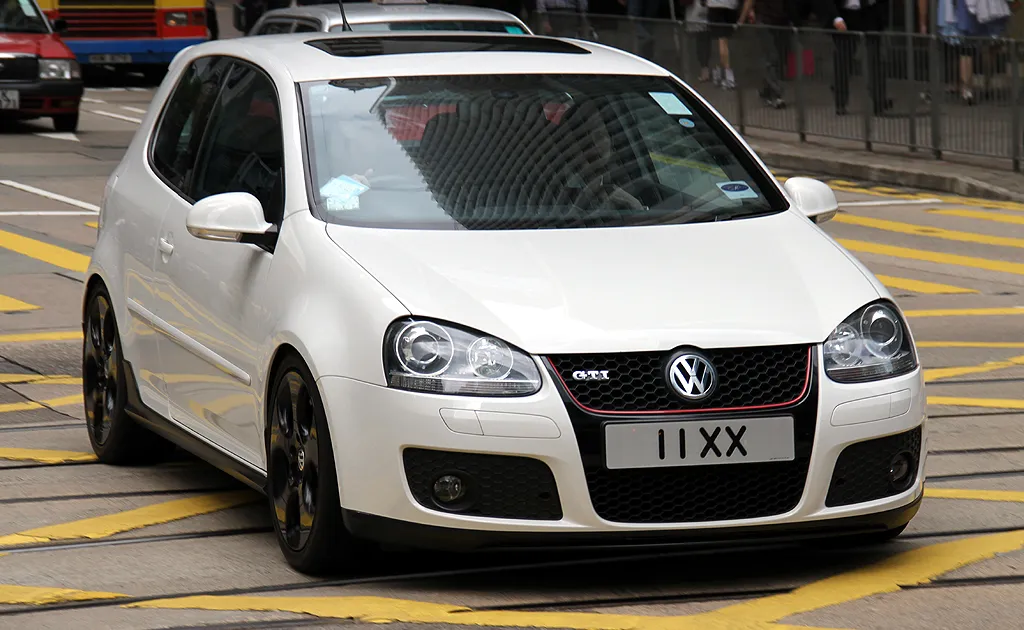 De 5 lekkerste hot hatches onder de 5.000 euro