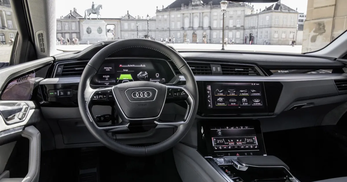 Audi onthult het indrukwekkende interieur van de Audi e-tron