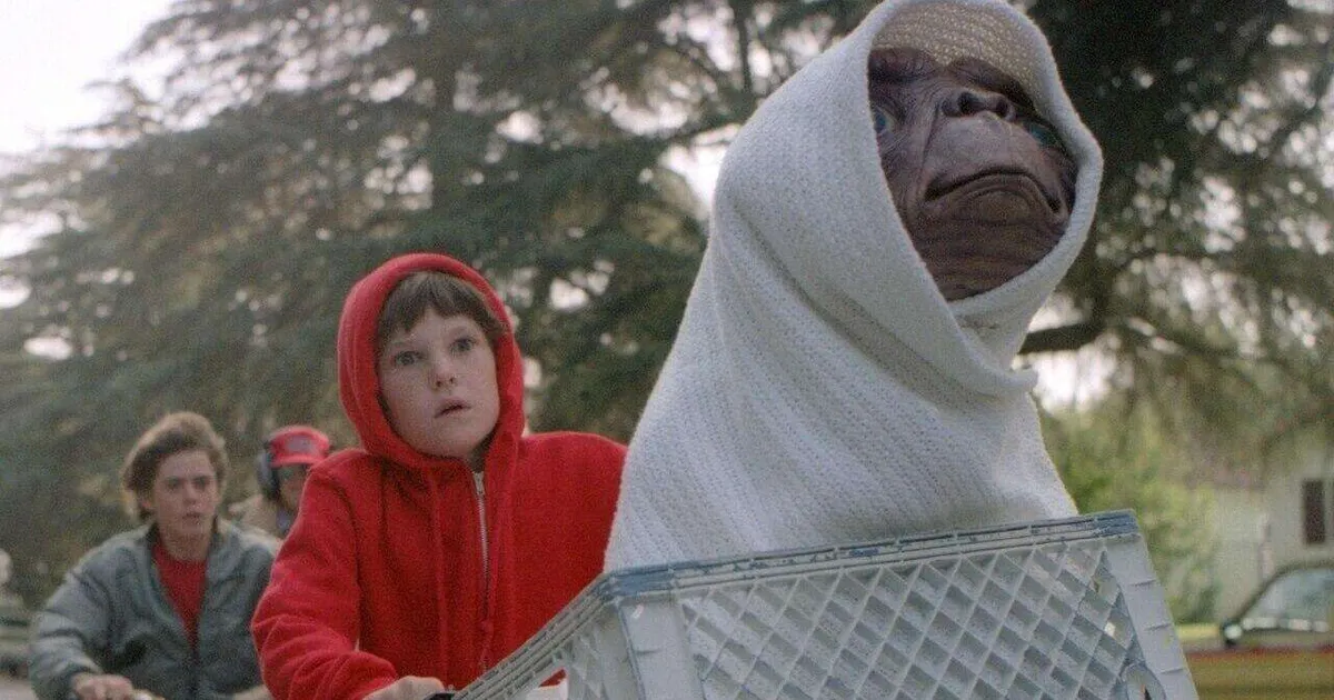 Iconische E.T.-pop is voor buitenaards bedrag onder de hamer gegaan