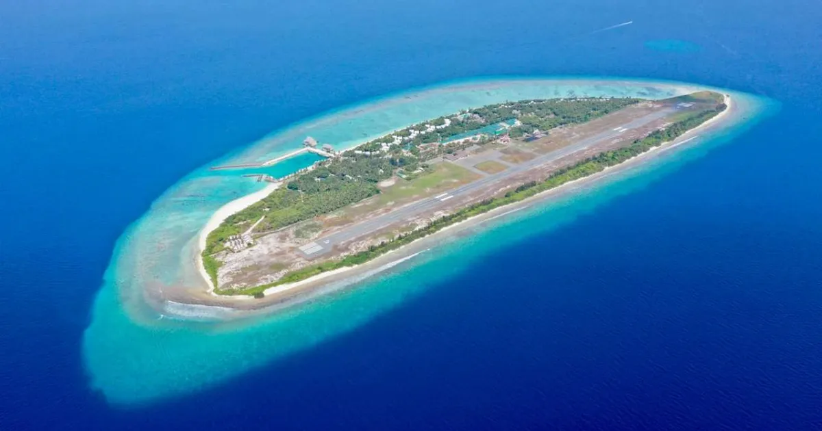 Het schitterende Funadhoo-eiland midden in de Maldiven is te koop