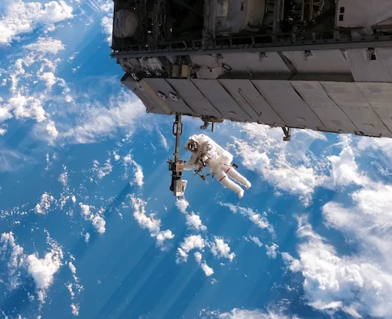 Nieuw gepubliceerde beelden van NASA zijn mega space en indrukwekkend