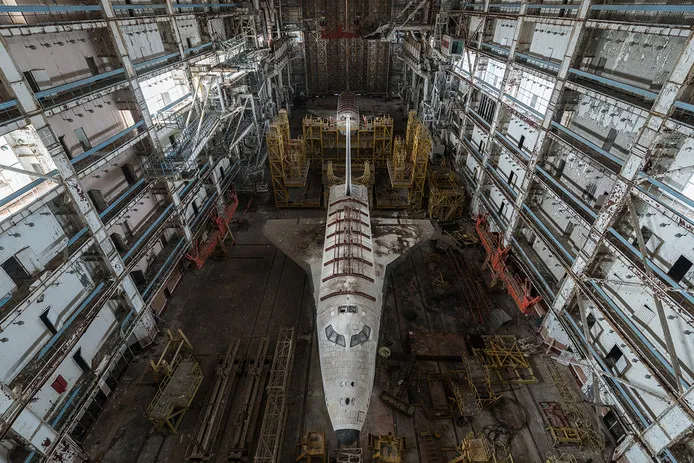 Nederlander reist de hele wereld over om foto's te maken van verlaten ...