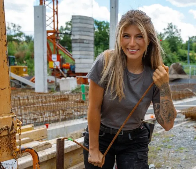 Julia Schäfer moet de knapste bouwvakster ter wereld zijn