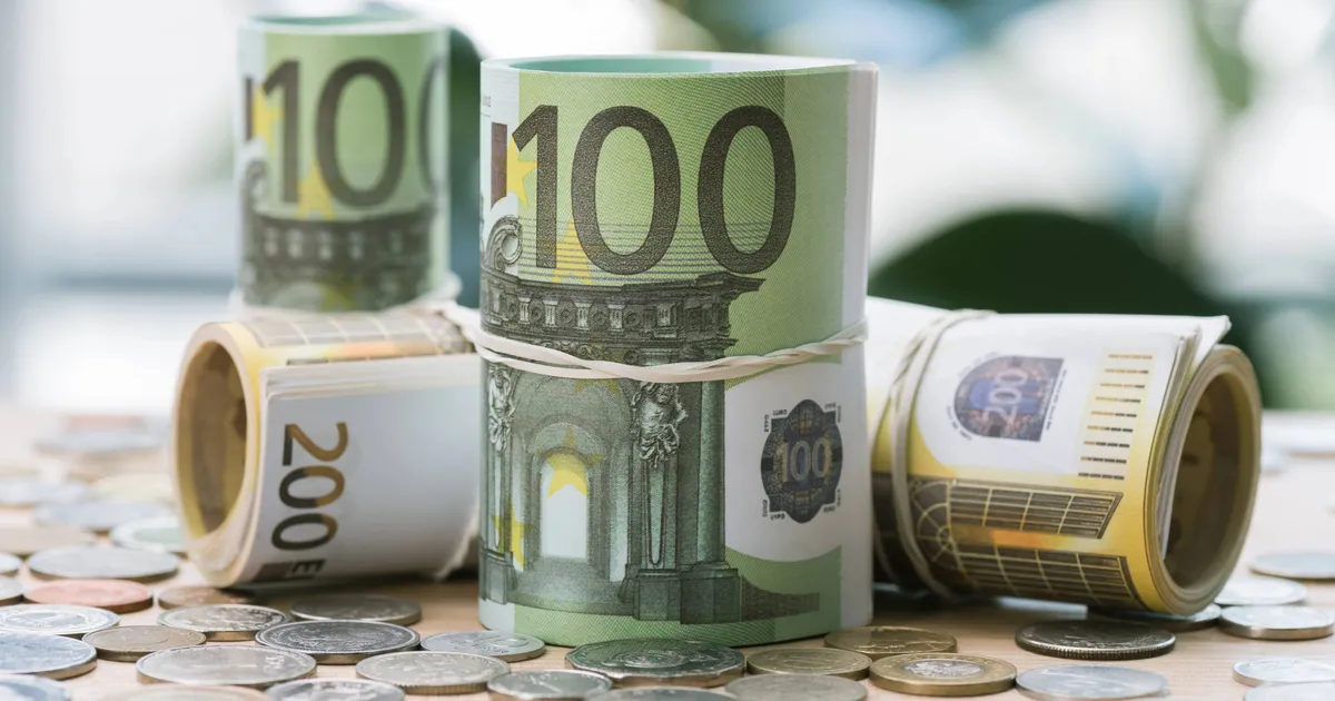 De loonkloof tussen top en werkvloer: hoe groot is het verschil?