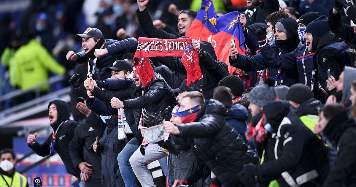 Aulas les flatte, la réponse des supporters est brutale