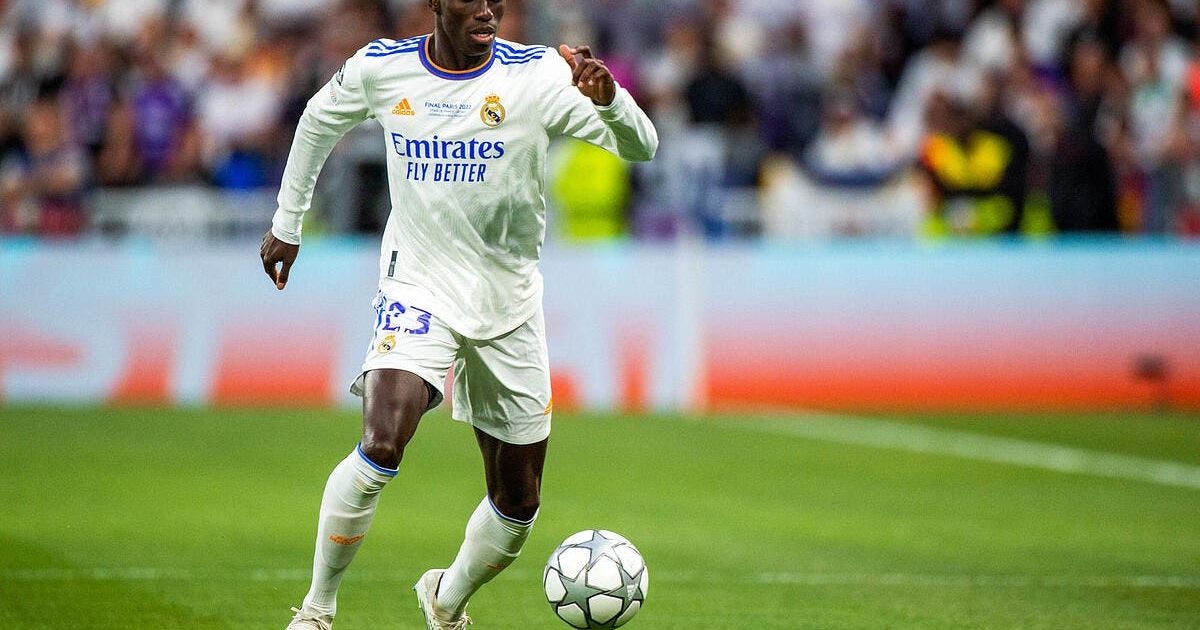 PSG : Ferland Mendy, une formidable opportunité au mercato
