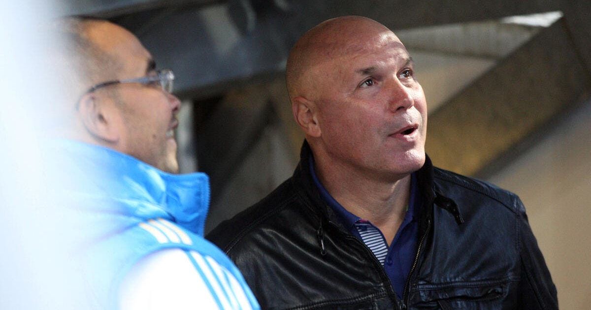 Guerre Anigo-Deschamps, Stéphan met les pieds dans le plat