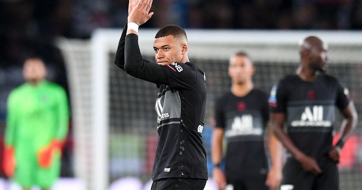 PSG : Kylian Mbappé acclamé au Parc, c'est le choc à Madrid