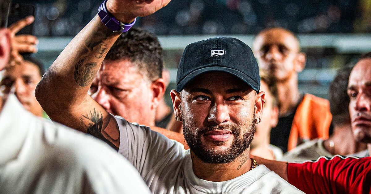 Neymar lâche 200 millions d'euros pour acheter Santos