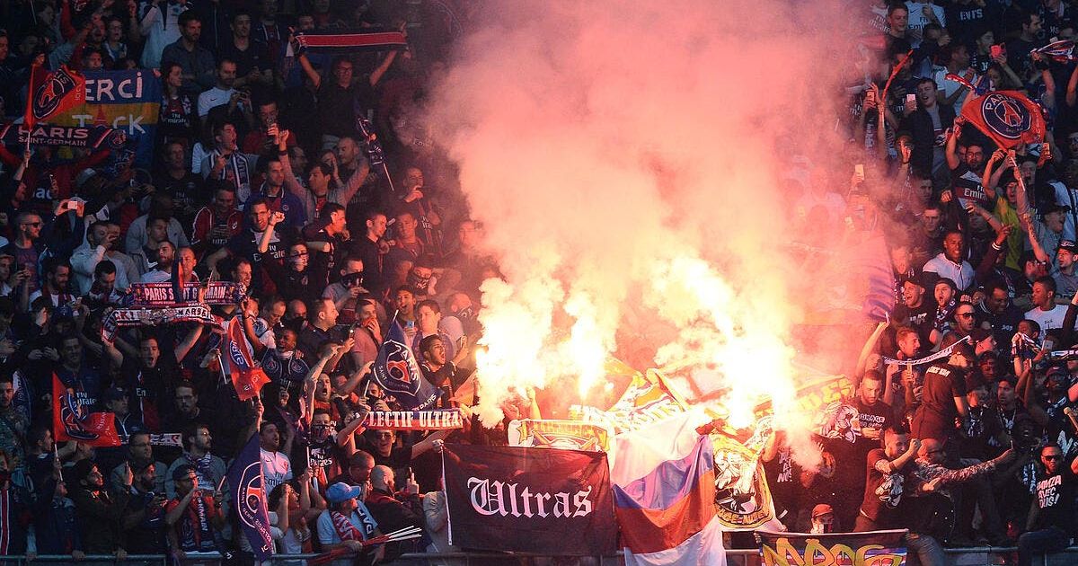 PSG : Le retour des Ultras, un vaste écran du fumée