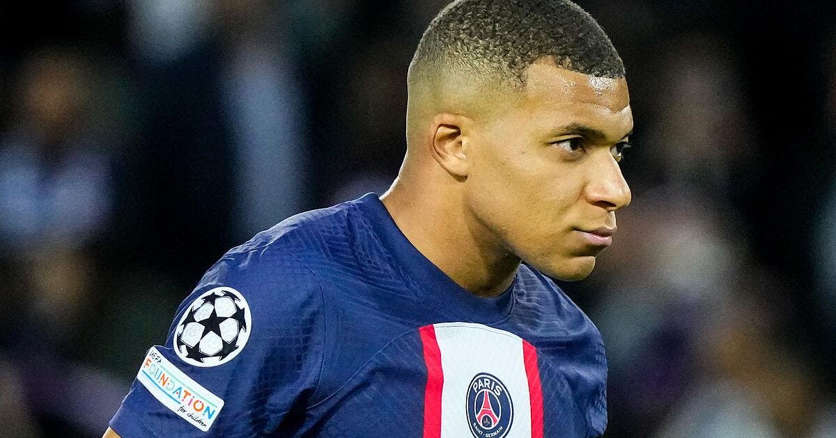 PSG : Mbappé frappé dans le dos, tout était faux