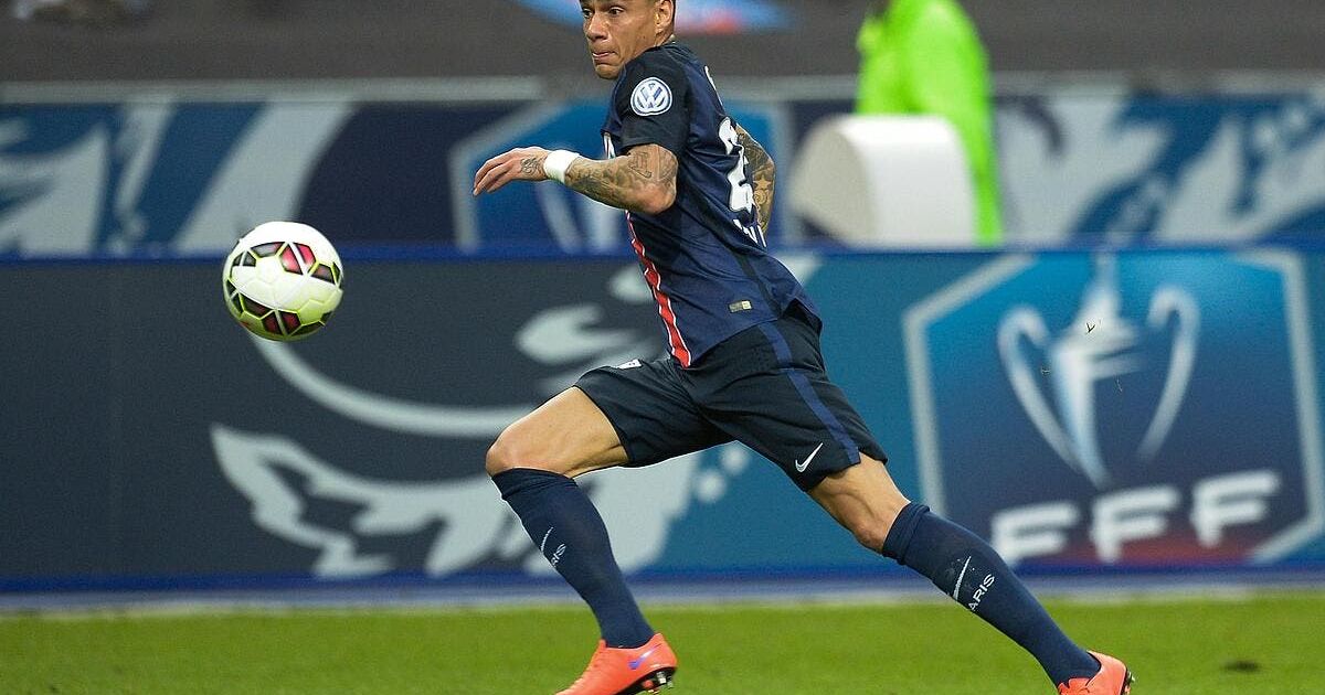 PSG ou la Premier League, Van der Wiel a tranché