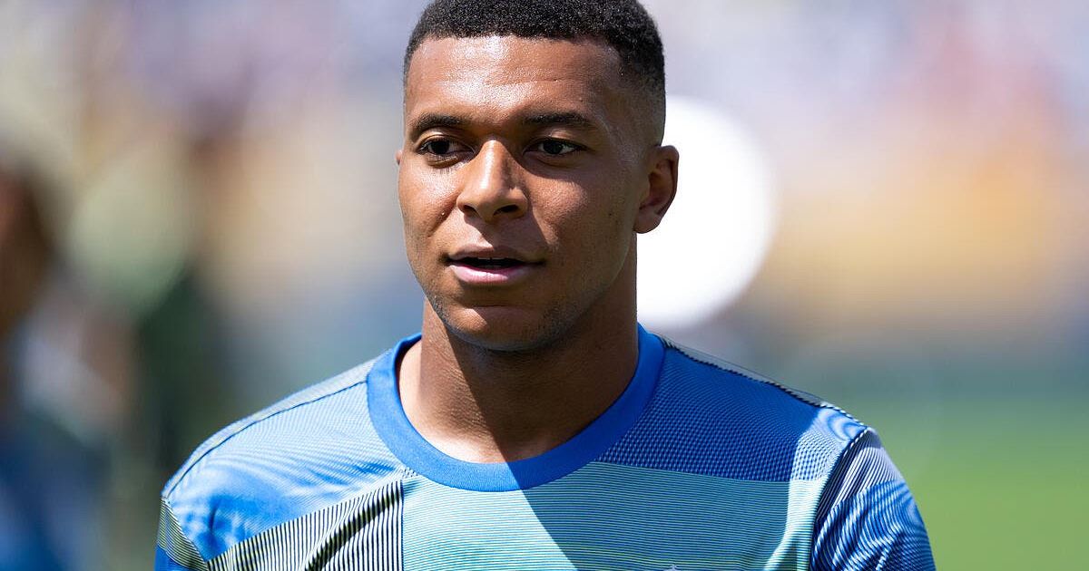 Kylian Mbappé offre 180.000 euros à 5 policiers, enquête ouverte
