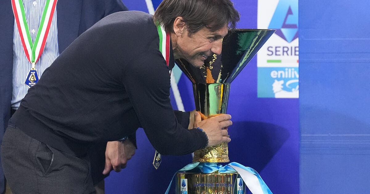 Naples fête le titre, Conte s'en va, Allegri arrive