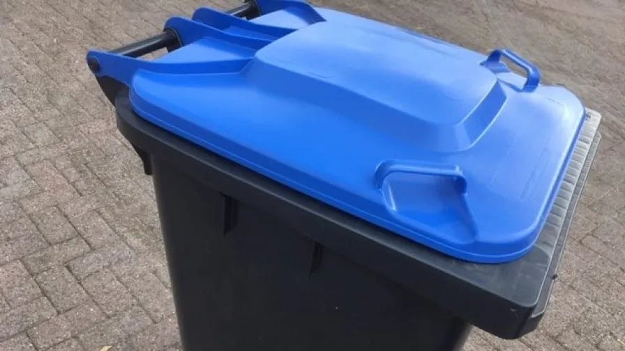 Oud papier en karton alleen aanbieden in papiercontainer