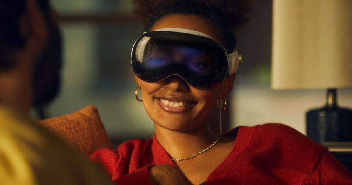 Apple updates the Vision Pro headset battery life information